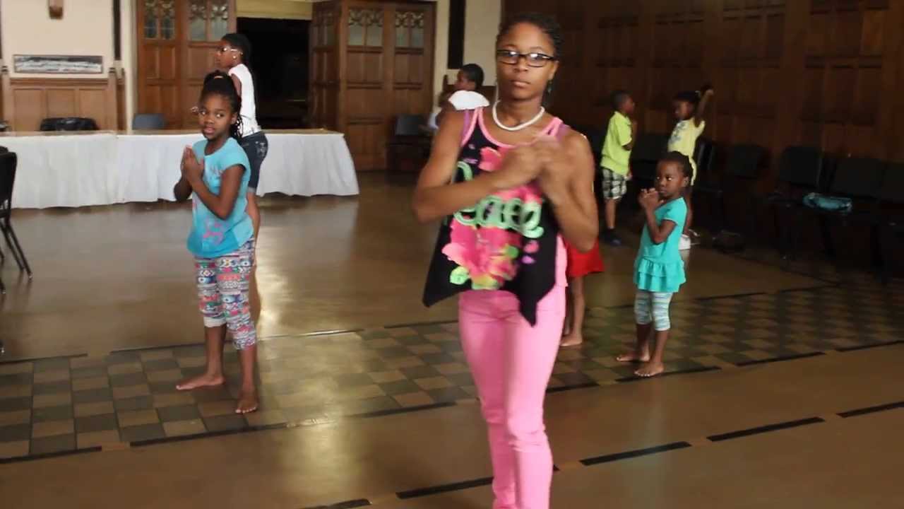 Metro Kidz' Day Camp 13' Learn Praise Dance Taught in Haiti - YouTube