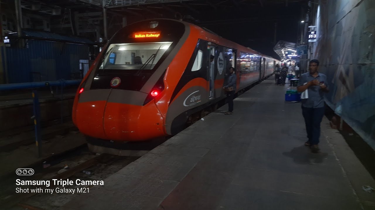 😍Entry of 20627/28 Nagarcoil Vande bharat express | Indian Railways ...