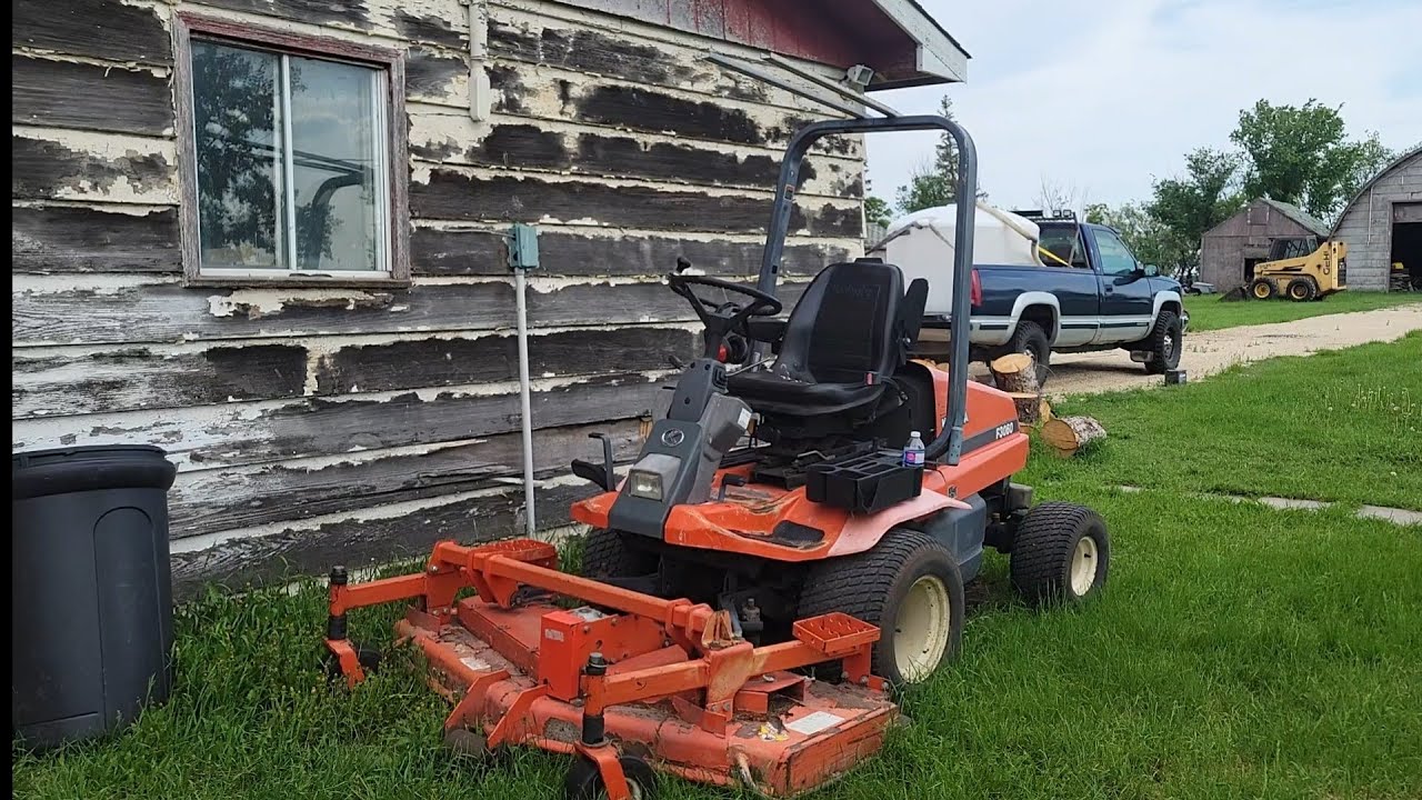 This mower is a beast !! Kubota f3060 - YouTube