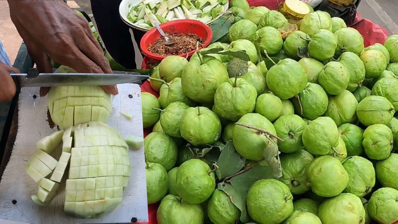 Indian Tasty Masala Guava Pyara Makha Garden Fresh Yummy Fruits ...
