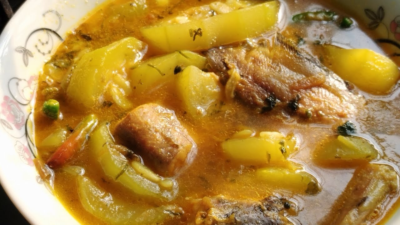 লাউ দিয়ে শিং মাছ রান্না (shing Mach diye lau) Bottle Gourd with ...