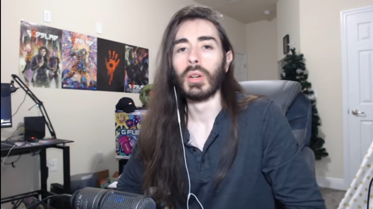 getting Charlie/moist critikal to notice me👀 - YouTube