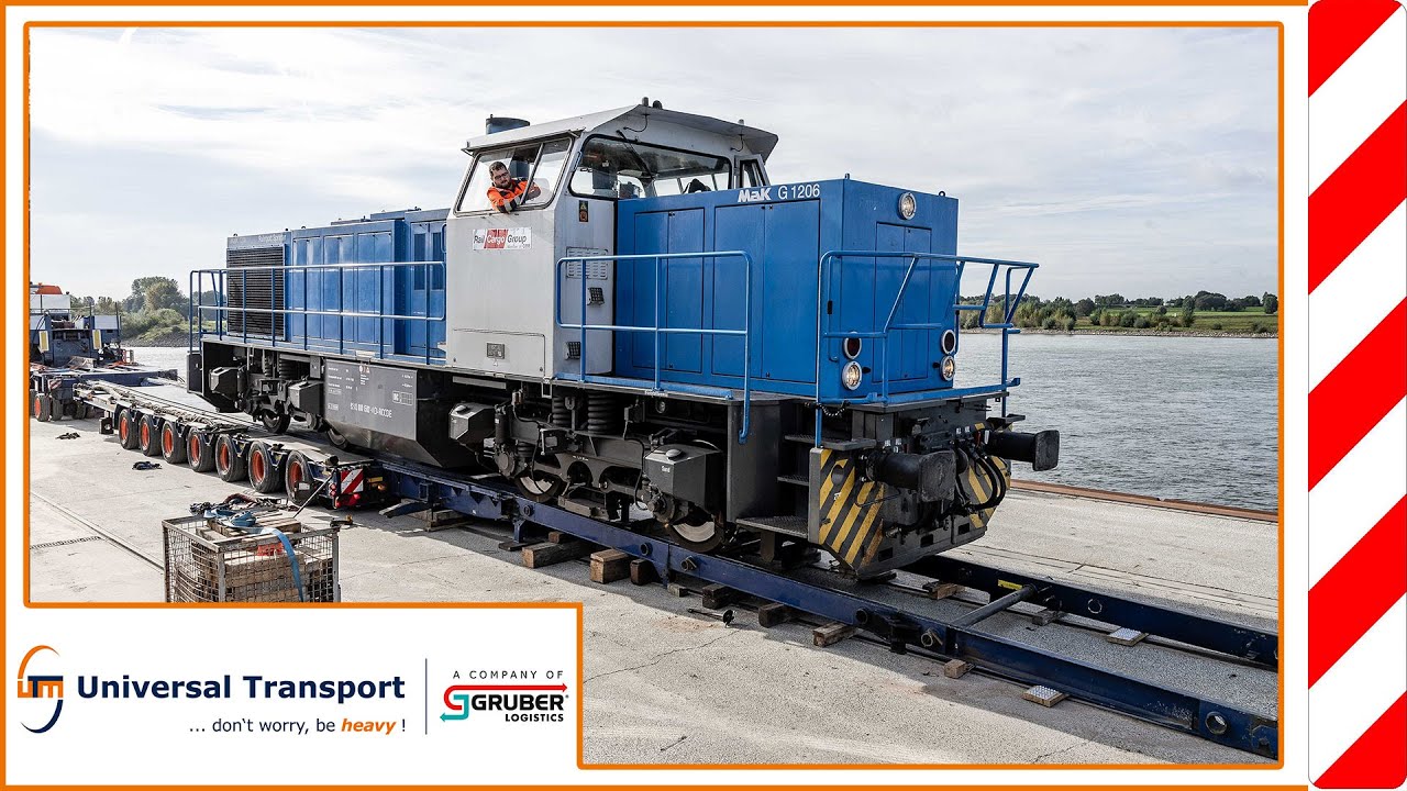 Moving service for a locomotive - Universal Transport/Gruber Logistics ...