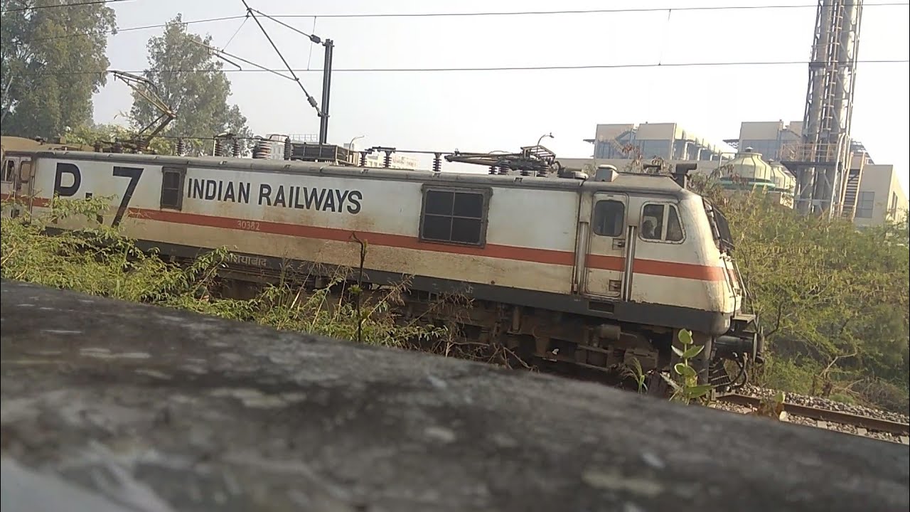 Commercial Run of Baba Baidyanath Dham Deoghar Humsafar Express (MDP ...