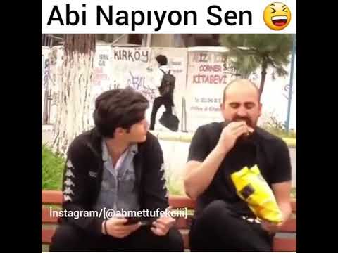 İnsanları hayvan gibi cips yiyerek rahatsız eden adam!!