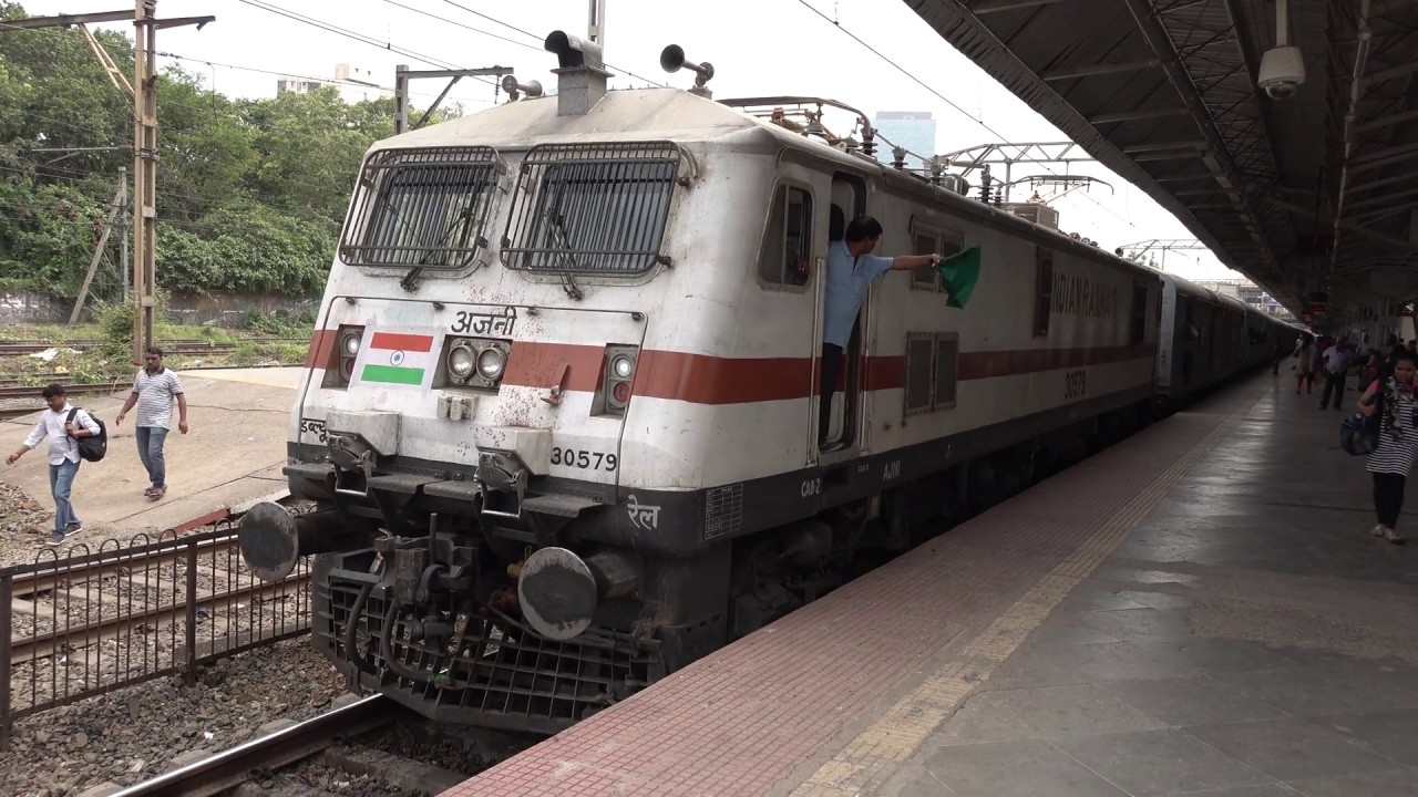 Incredibly Fast Acceleration By Upgraded Panchvati SF Express With 22 ...