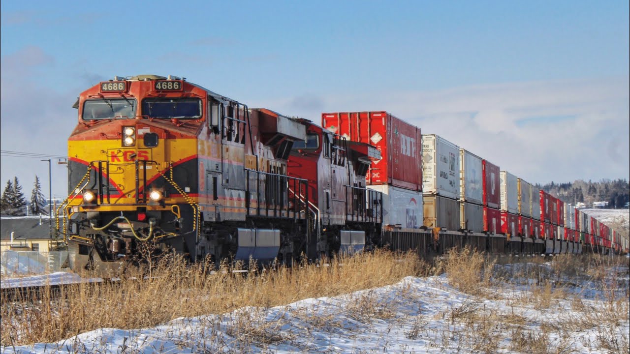 RARE! KCS 4686 leading CP stack train Eastbound at Brickburn on the ...