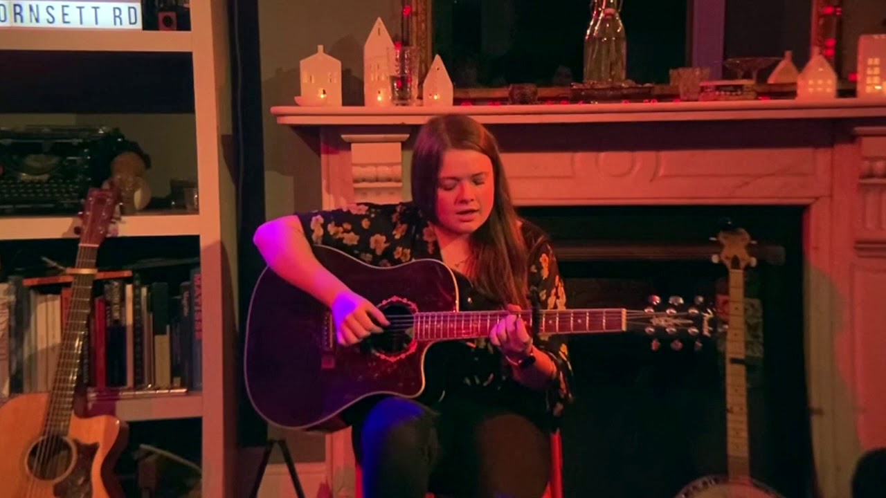 Lisa Nora - Little Pieces of Your Heart - YouTube
