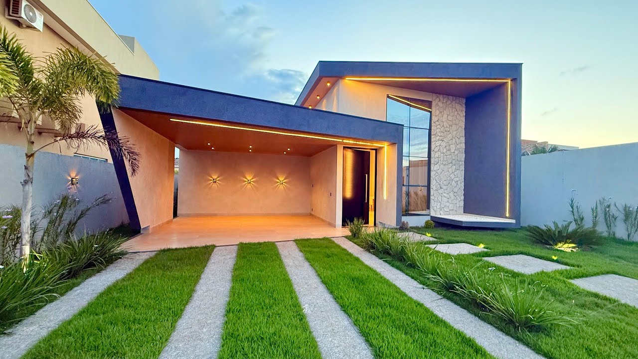 CASA SURREAL de LINDA com 4 Suítes, MOBILIADA, com ADEGA, PISCINA e ...