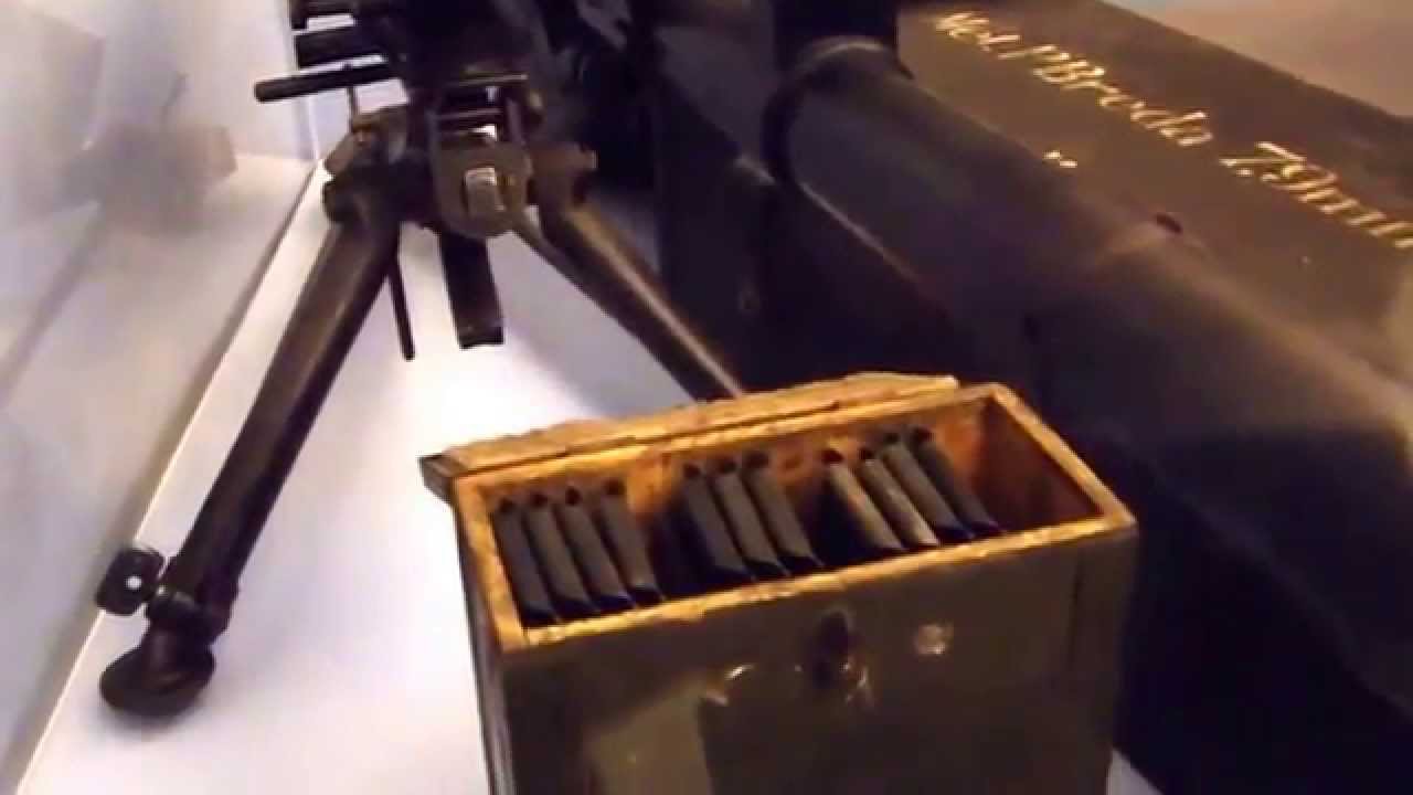 Breda M1937 - YouTube