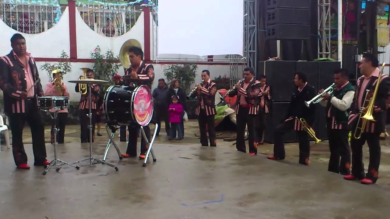 LA ORIGINAL BANDA SANTA MARÍA _(SM)_ arriba pichataro 2012.mp4 - YouTube
