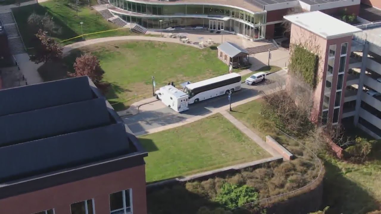 3 UVA football players fatally shot; suspect in custody - YouTube