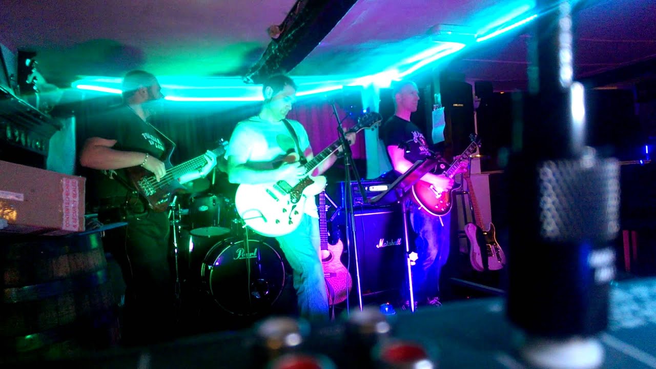 Bring It On Down - 2Twenty2 - The Dolphin, Middleton Cheney - YouTube