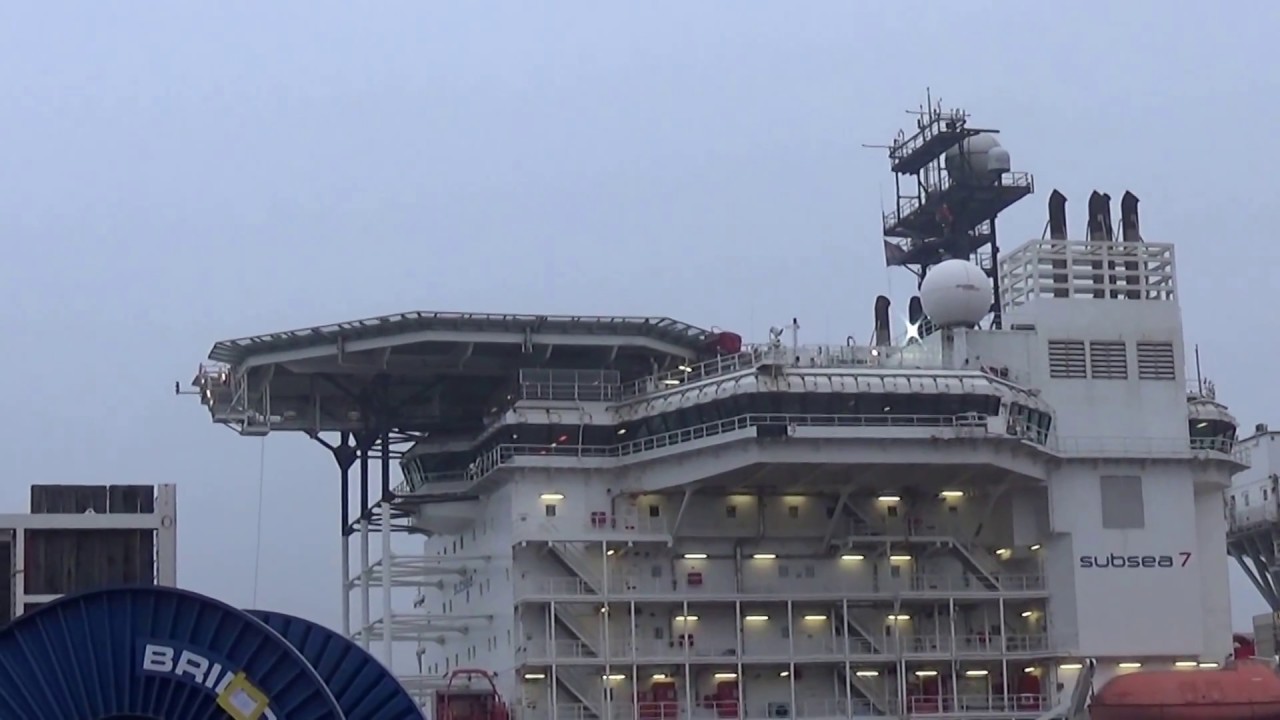 The Seven Borealis is a pipelay and heavy lift vessel - YouTube