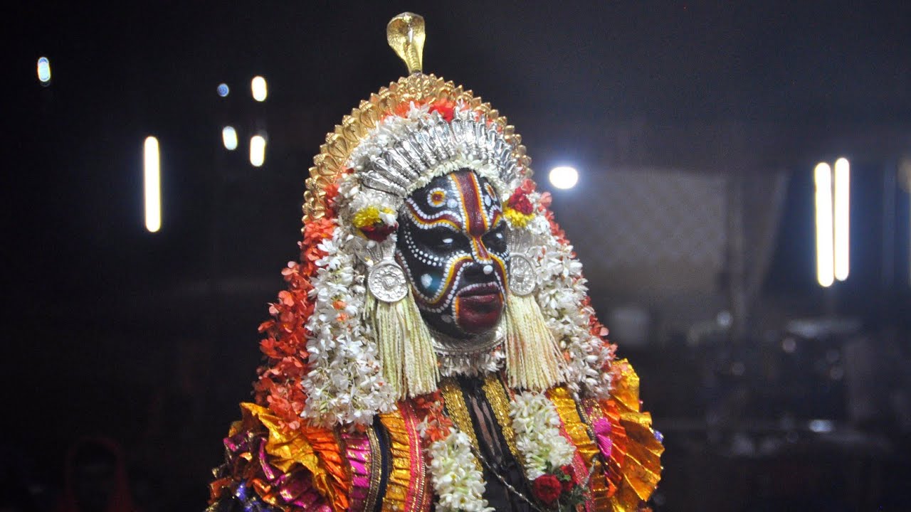 Kalkuda Kalamma Kola, Valthur - Kundapura - YouTube