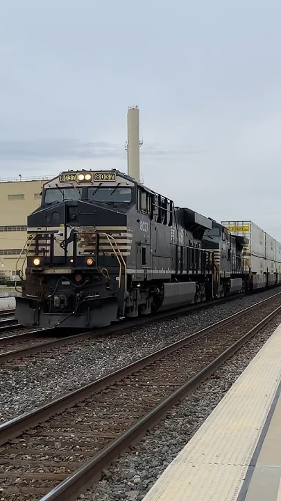 NS 8037 leads a Intermodal through Hammond Whiting IN - YouTube