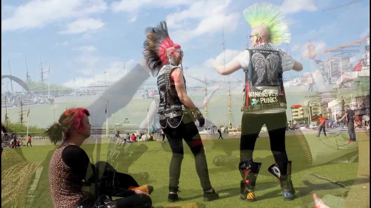 PUNKS vs Sexy and I know it - YouTube