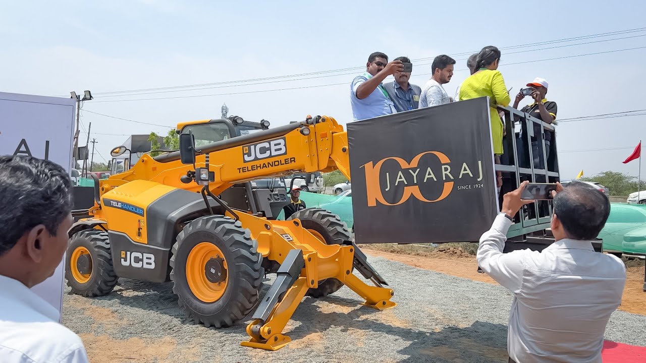 Jayaraj Auto Expo BharatBenz JohnDeere Jeep SML AJAX JCB and Many ...