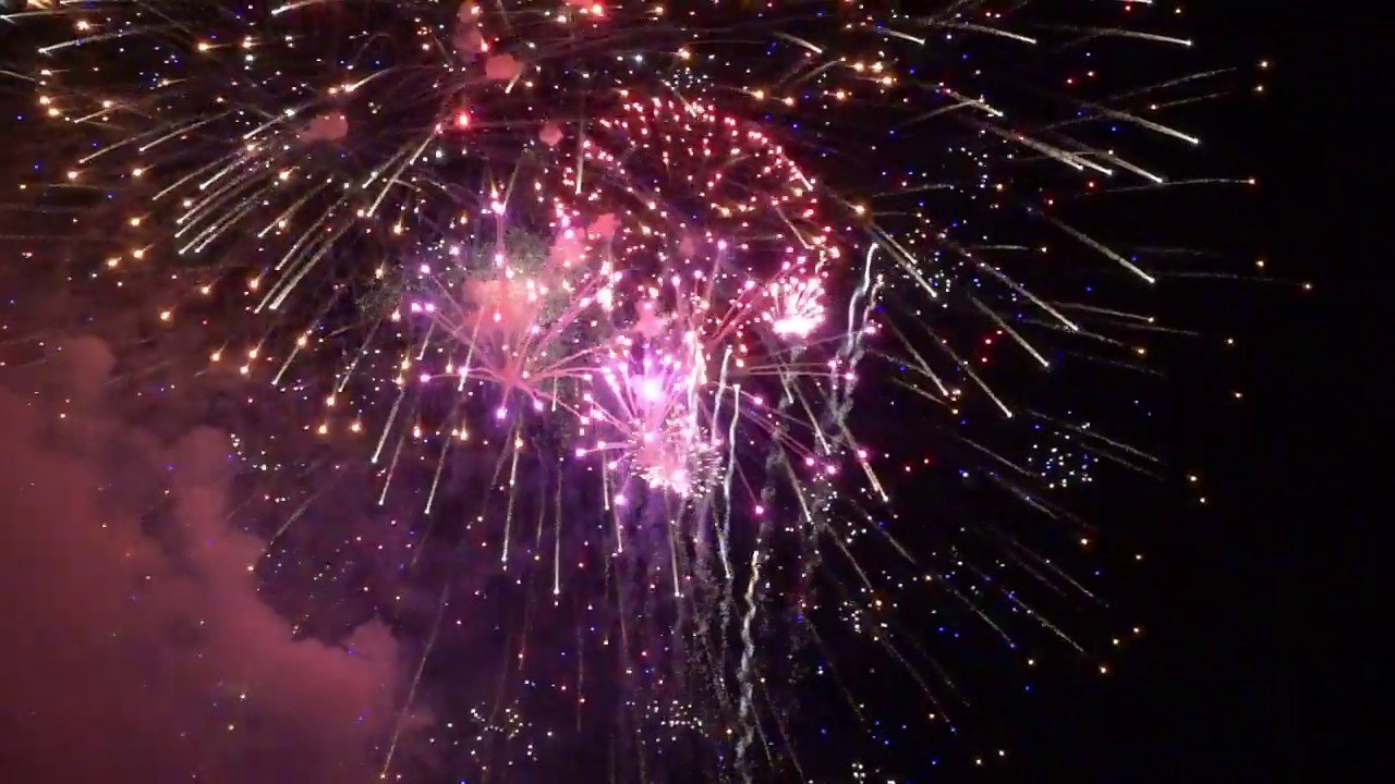 4th of July Fireworks in Slow Motion - YouTube