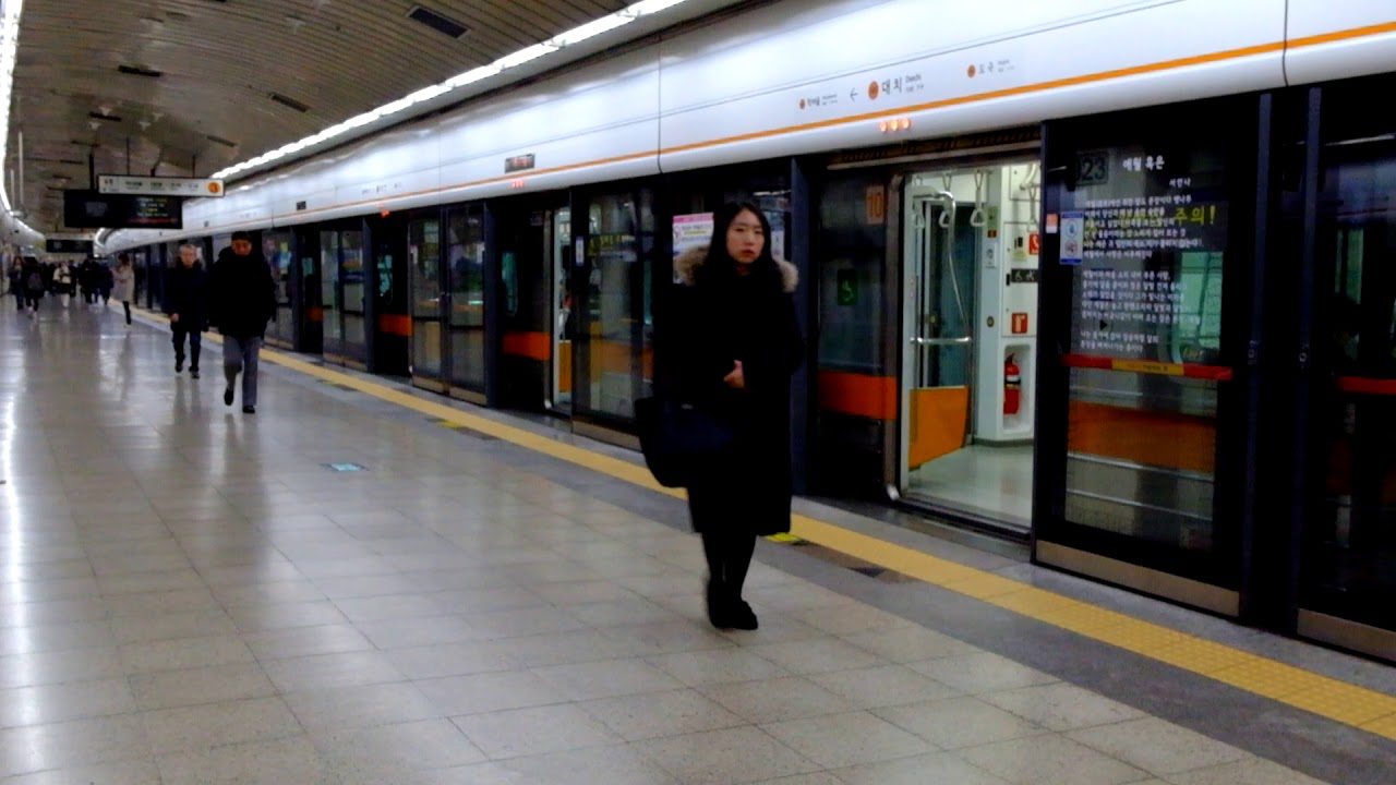 서울지하철 3호선 오금행 대치역 진입&발차 Seoul Metro Line 3 at Daechi Station - YouTube