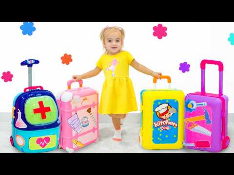 Alice und ihre Tante packen einen Koffer und machen eine Reise