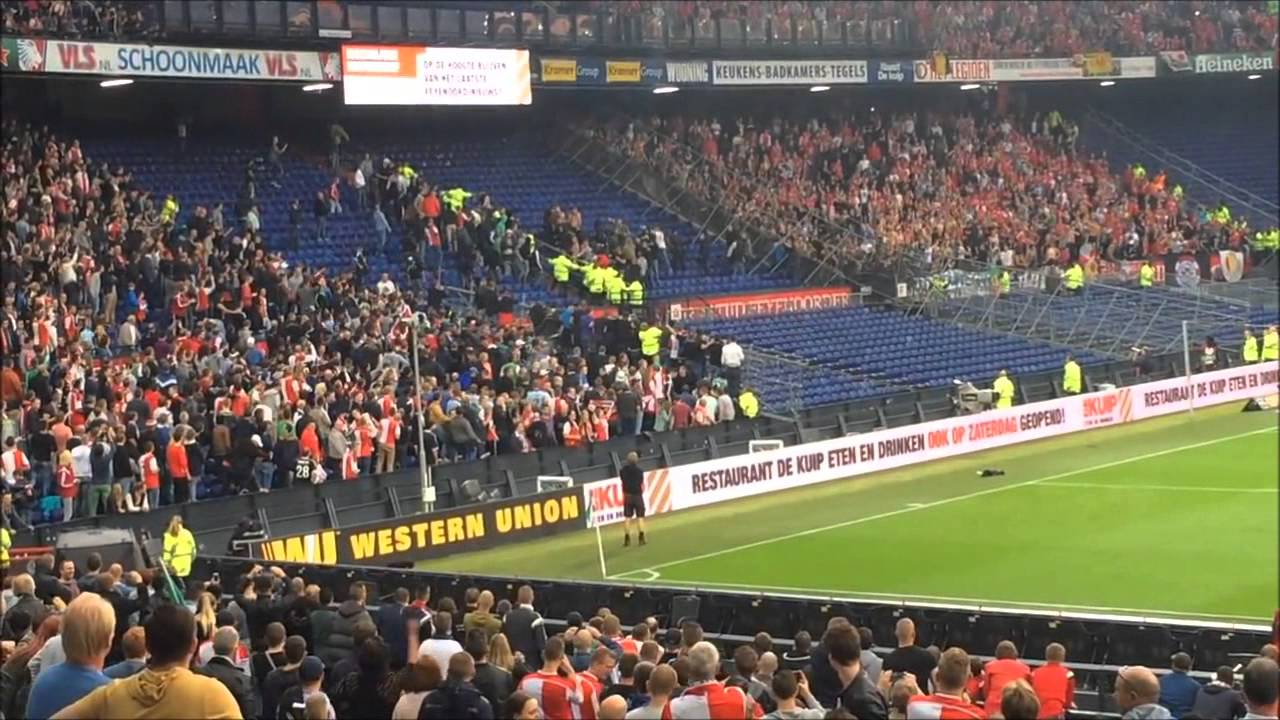 Feyenoord Standard supporters rellen - YouTube