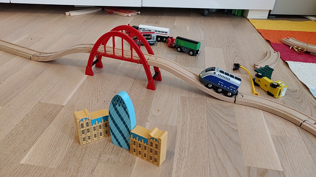 Brio Train Set with tracks - YouTube