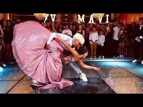 A valsa com o Príncipe que ninguém esperava - 15 anos - Coreógrafa Ariella Lima - Mavi e Espindola.