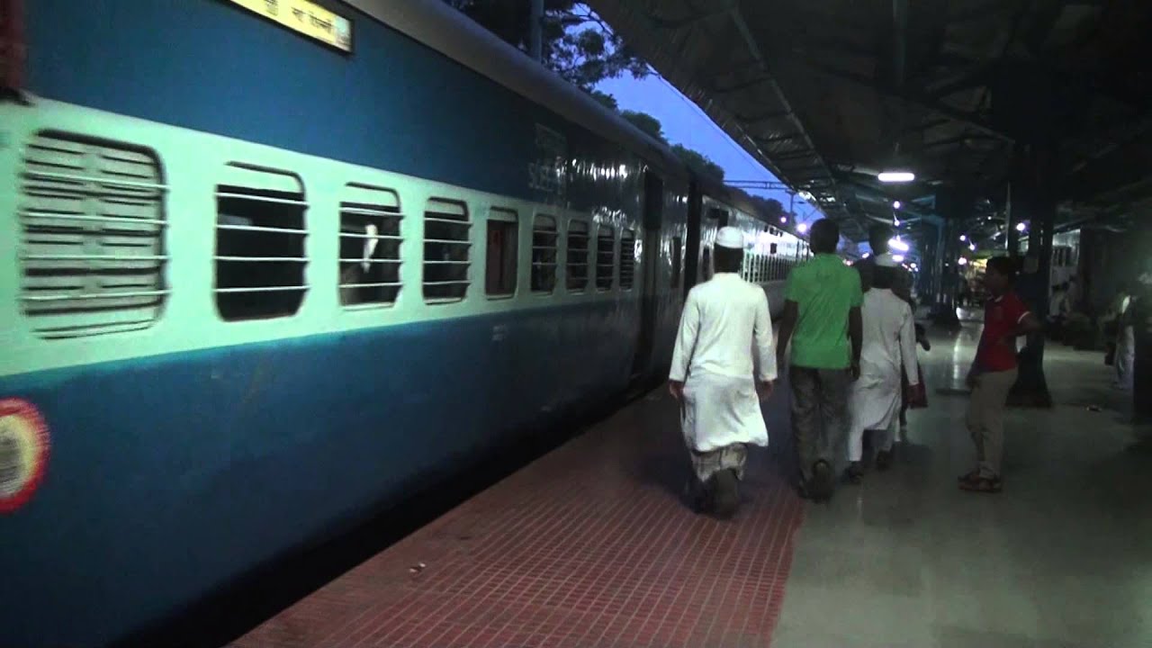Kerala Express Entering Coimbatore Jn @Dawn - YouTube