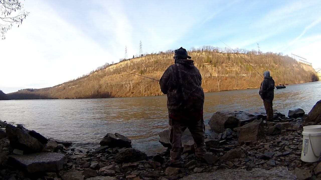 Fishing the lower Niagara River - YouTube