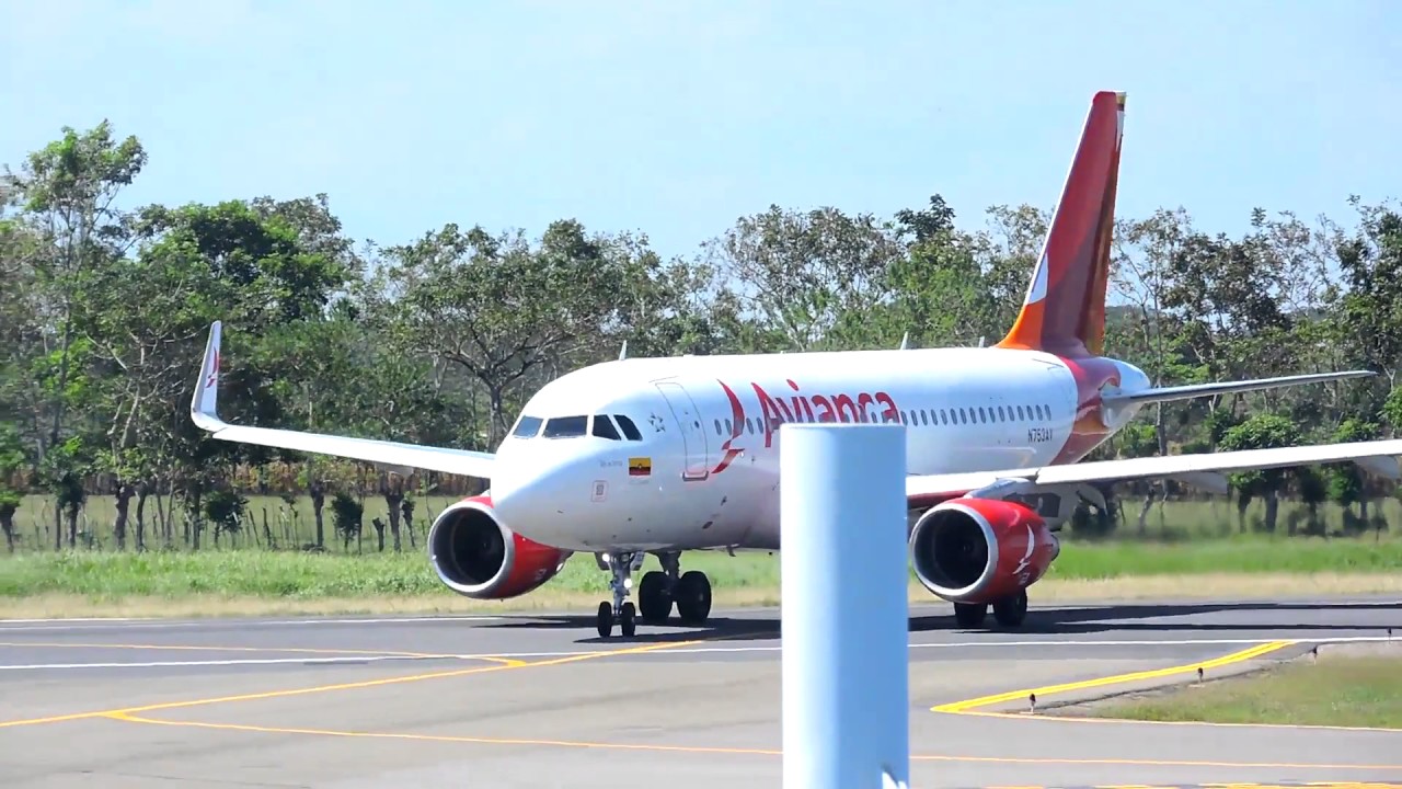 ATR - Airbus - SKMR Los Garzones. Pista 32. - YouTube