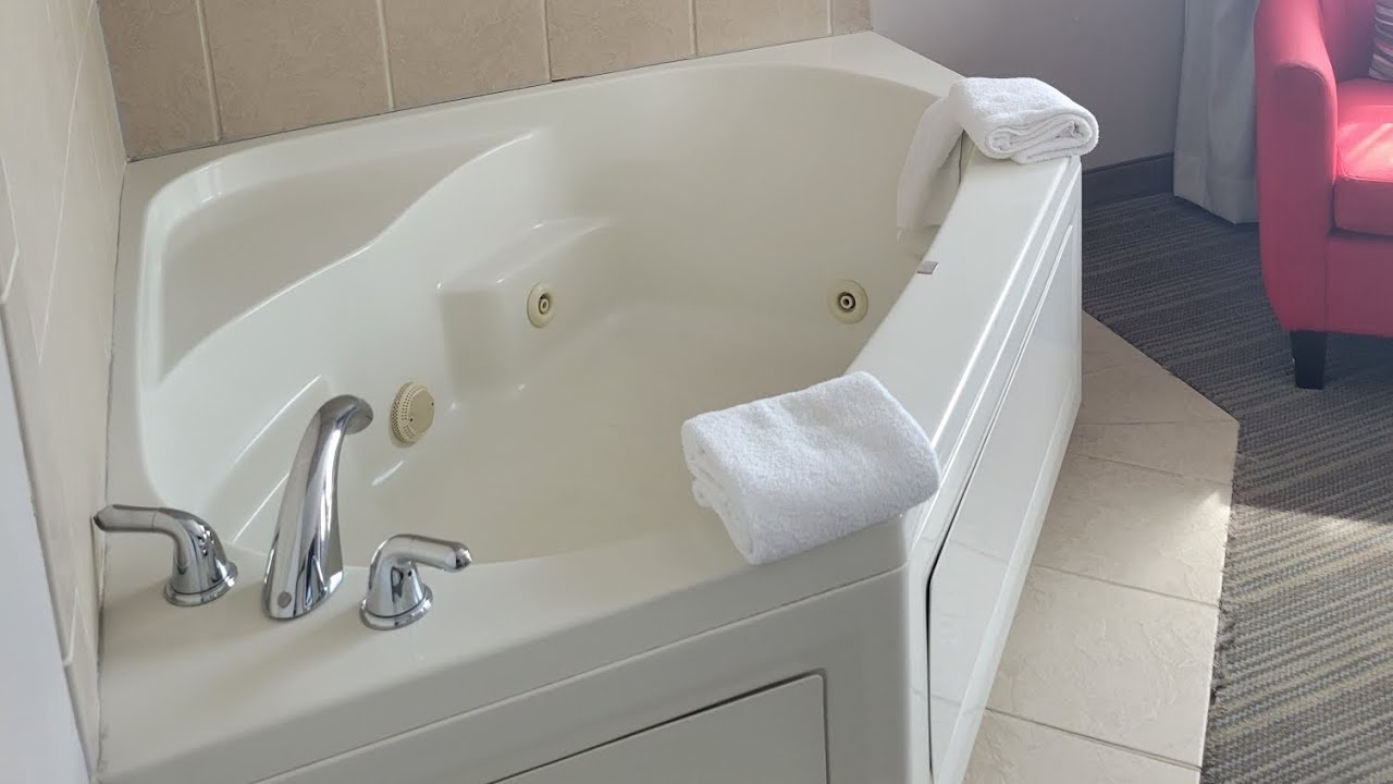 Country Inn and Suites by Radisson Portage Review! - YouTube