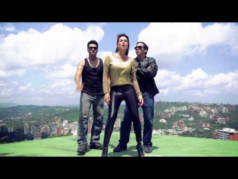 Parodia: Sígueme en Twitter - @ErikaDLV a.k.a K-LO Ft. @Falcorpo & @Cesararriba
