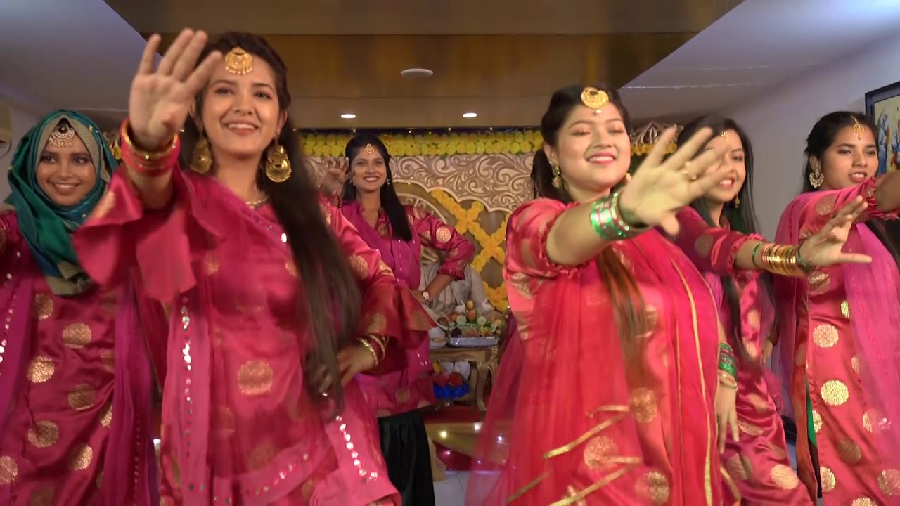 Bangladeshi holud || Tahia’s Holud dance. - YouTube