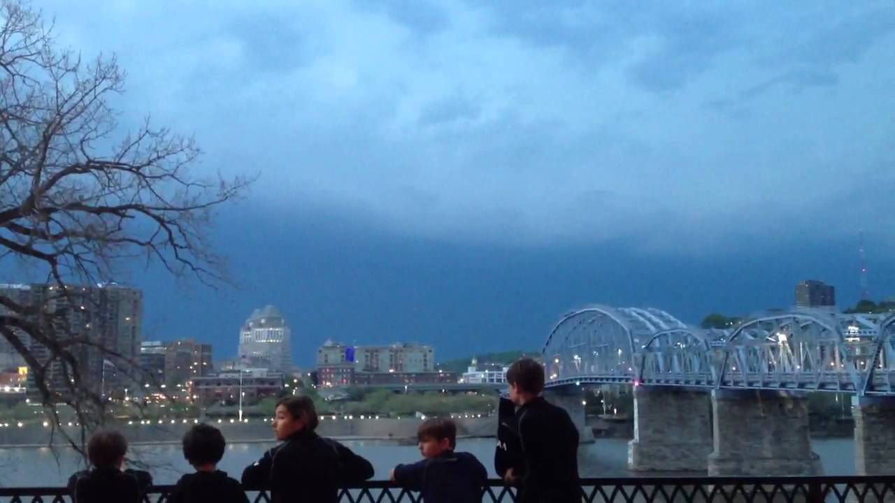 Lightning storm over the Ohio River - YouTube