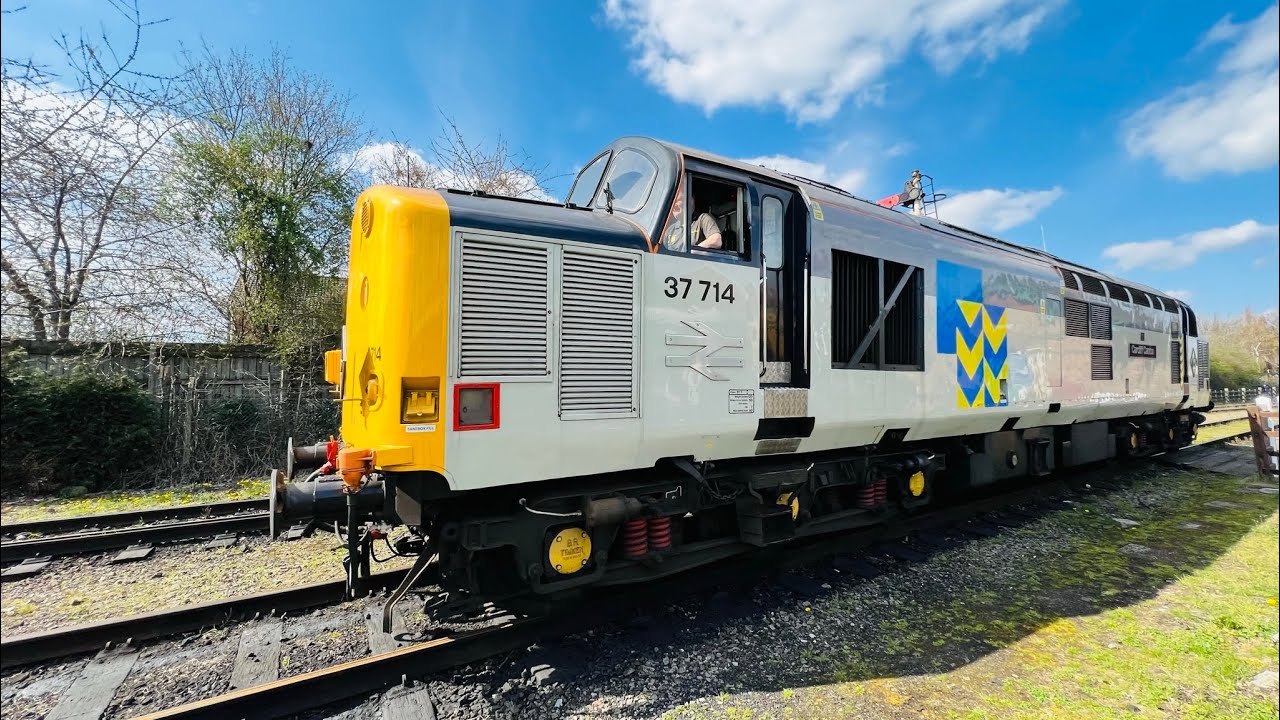 Class 37 37714 at the Great Central Railway - YouTube