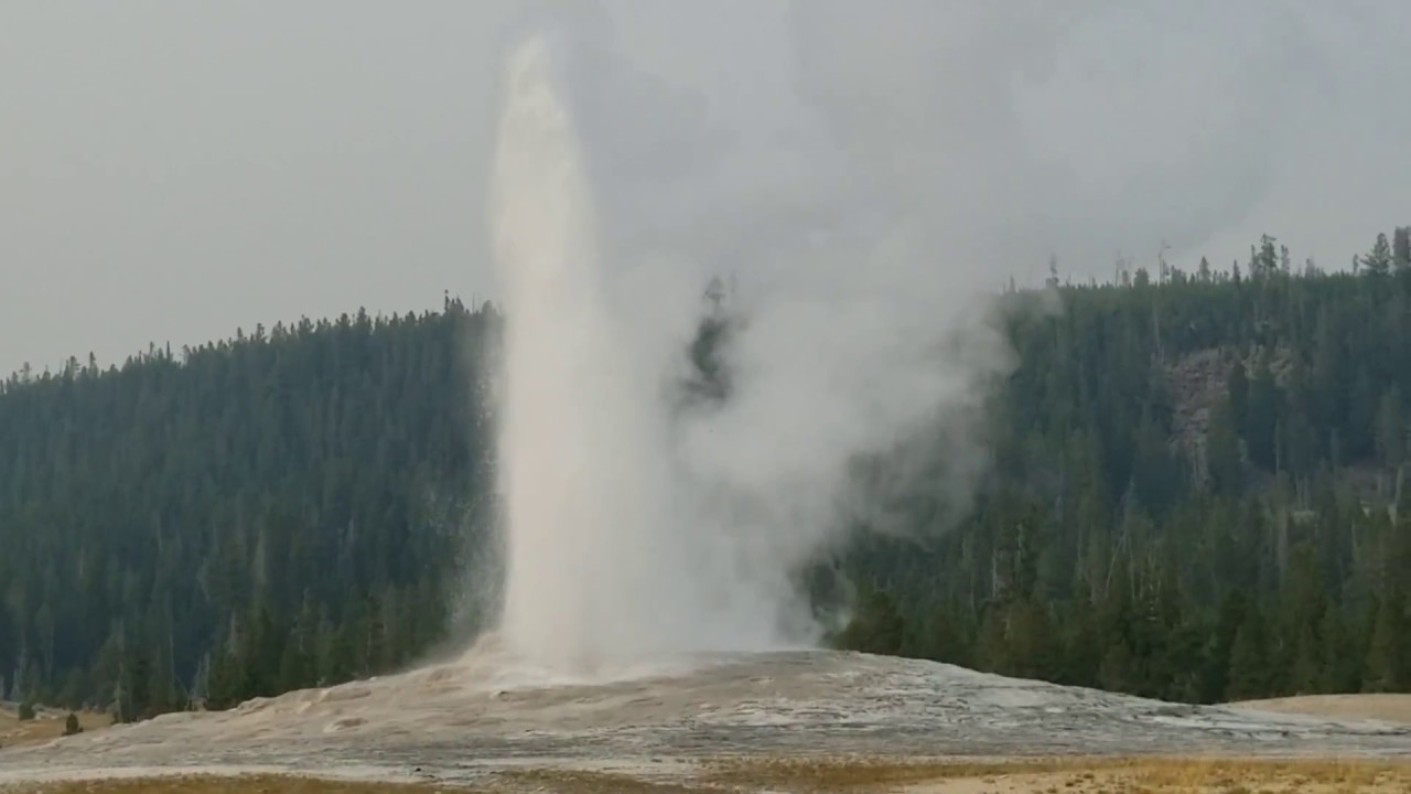 Old Faithful Geyser Full Eruption Yellowstone National Park - YouTube