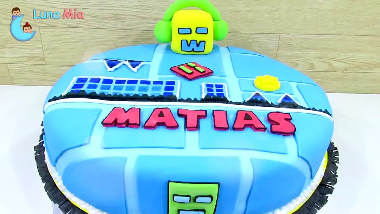 CÓMO DECORAR UN PASTEL GEOMETRY DASH | cake geometry dash | LUNA MIA COMIDA - YouTube