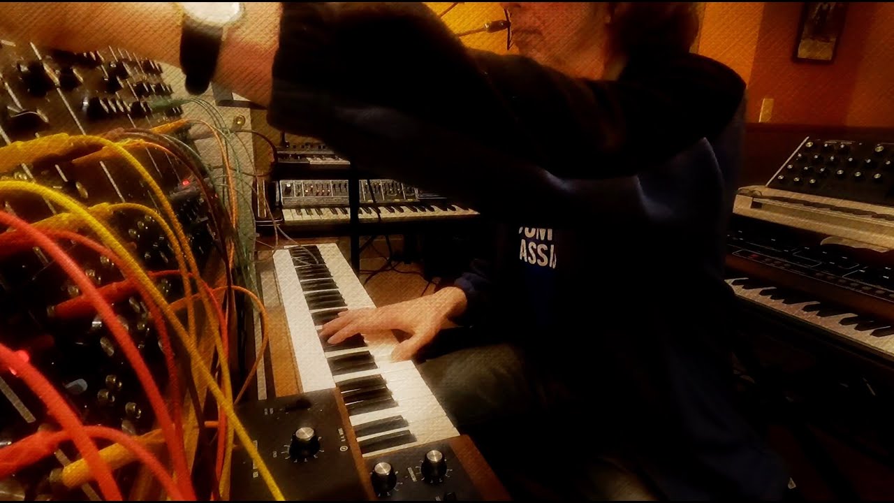 Moog Modular Tutorial 1: Percussive Organ Tone - YouTube
