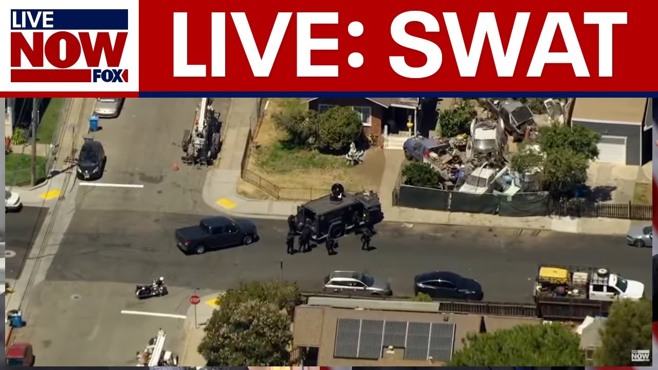 WATCH: Police SWAT action at home in Oakland Bay area - YouTube