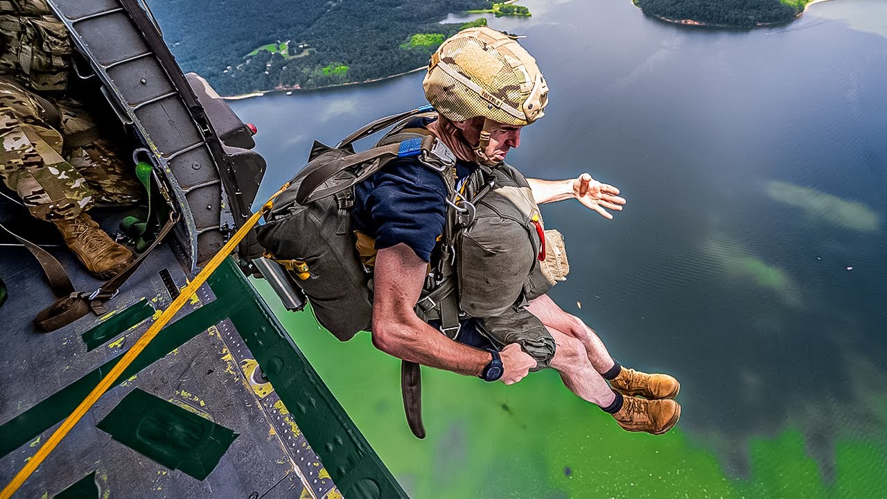 Perfect Jump from the Helicopter into Water by US Army Rangers - YouTube