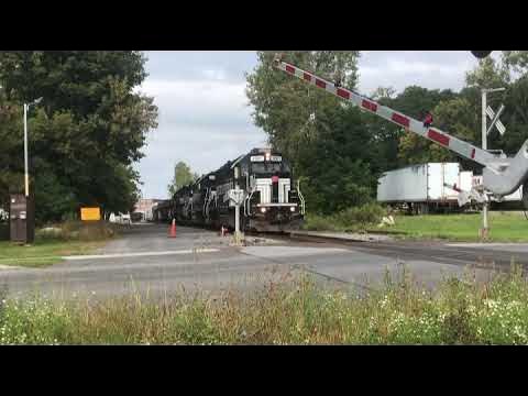 FGLK GS-2 heading Westbound through Auburn, NY (9/29/23) - YouTube