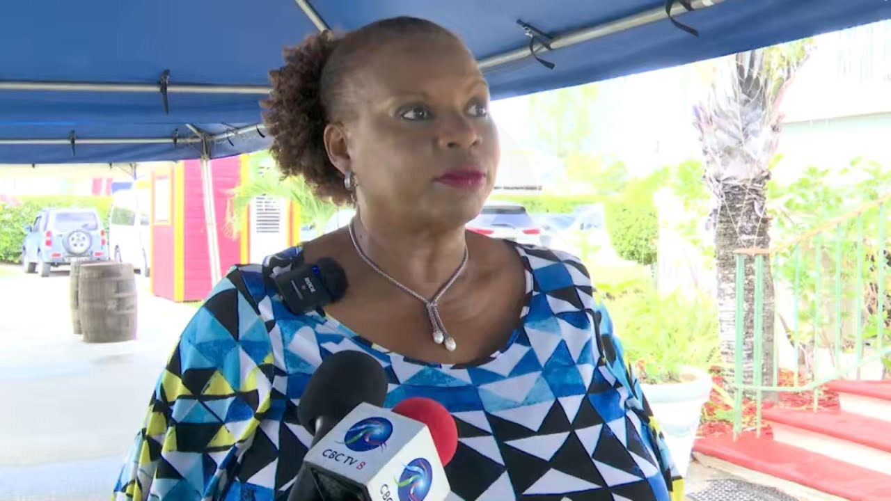 Park and ride in full effect for CWC final - YouTube