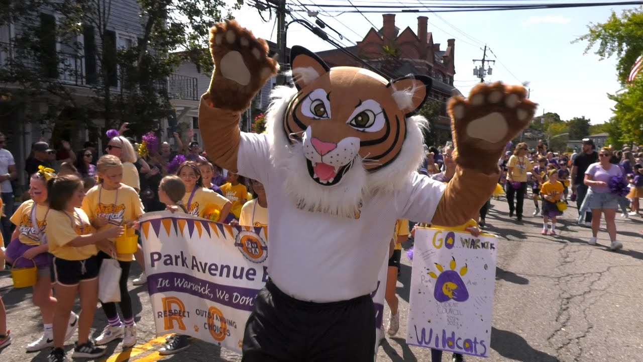 2024 WVCSD Homecoming Parade - YouTube