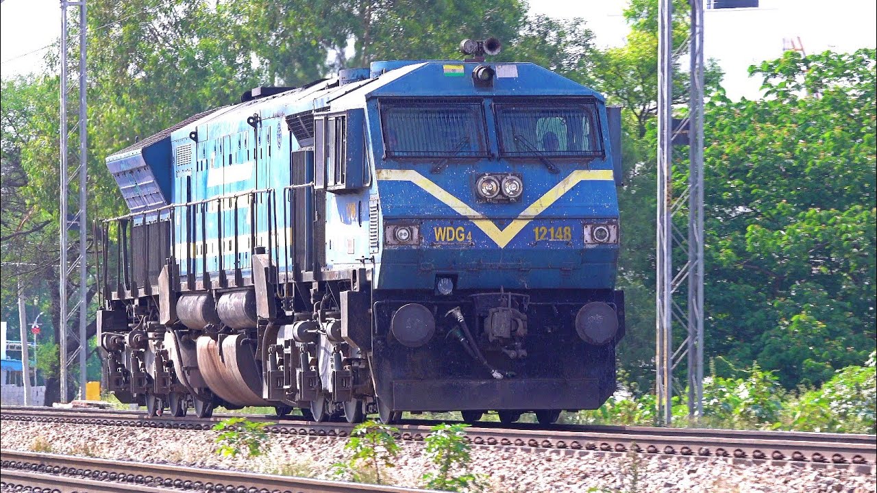 [4K]: Light running Single EMD with LOUD HORNS | INDIAN RAILWAYS - YouTube