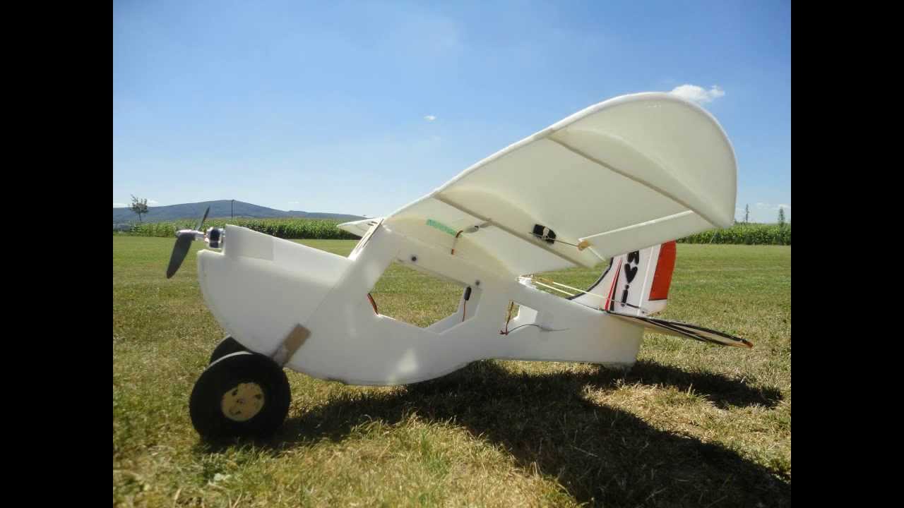 Slowly mit Querruder, Erstflug - YouTube