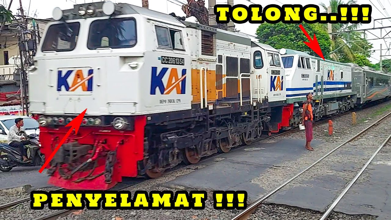 Kereta Api Lokomotif Vintage CC 203 Putih Biru Tak Berdaya Terpaksa DiTraksi Dengan Loko CC 206 ...