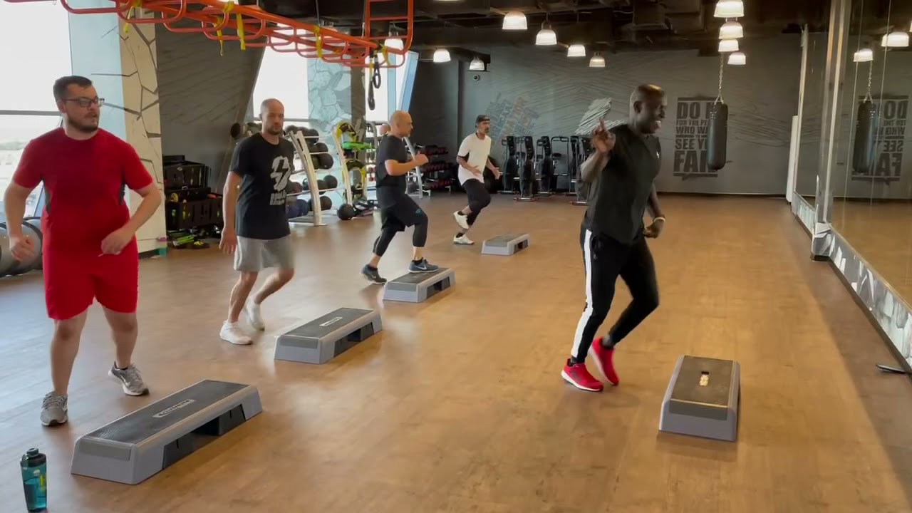 BEGINNER STEP/ TAE-BO workout #trainwithvincent - YouTube