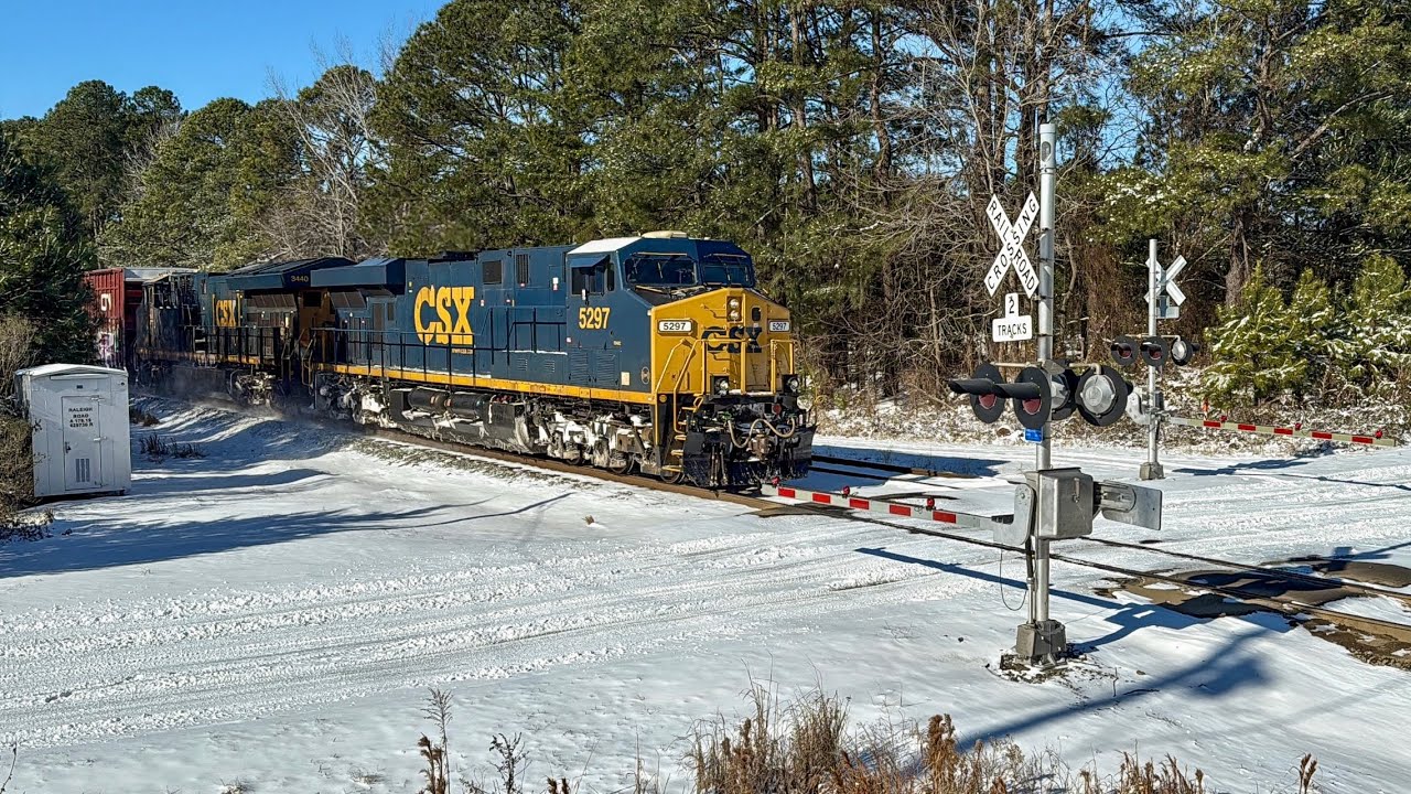 Absolutely Flying CSX X410 Cuts Through a Rare Carolina Snow - YouTube