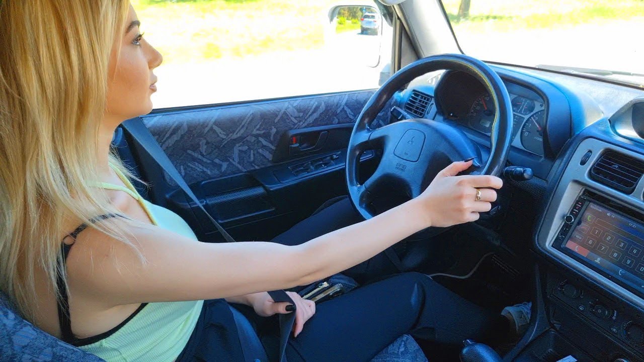 Girl Driving Off Road Tips Car Cranks review Pajero 3.2 Io Pedal ...